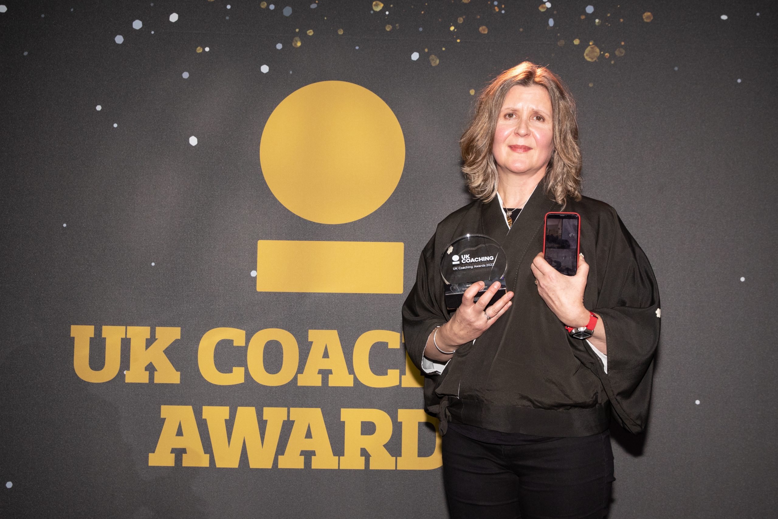 BETH DAVIDSON WINS ONLINE COACH OF THE YEAR AT UK COACHING AWARDS 2022 ...